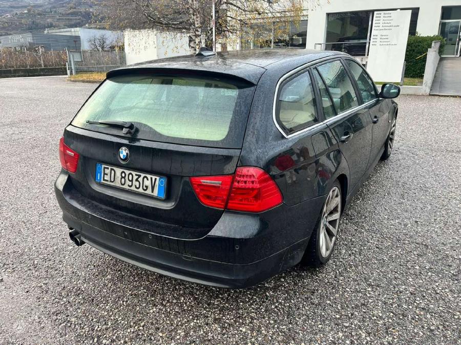 Black BMW 325 2010 in Kaunas, with an engine capacity of 2.99 L and mileage of 326 thousand km for 3800 €, photo 4 on AUTOMOTO.COM.LV