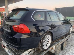 Black BMW 325 2010 in Vilnius, with an engine capacity of 2.99 L and mileage of 328 thousand km for 4999 €, photo 3 on AUTOMOTO.COM.LV