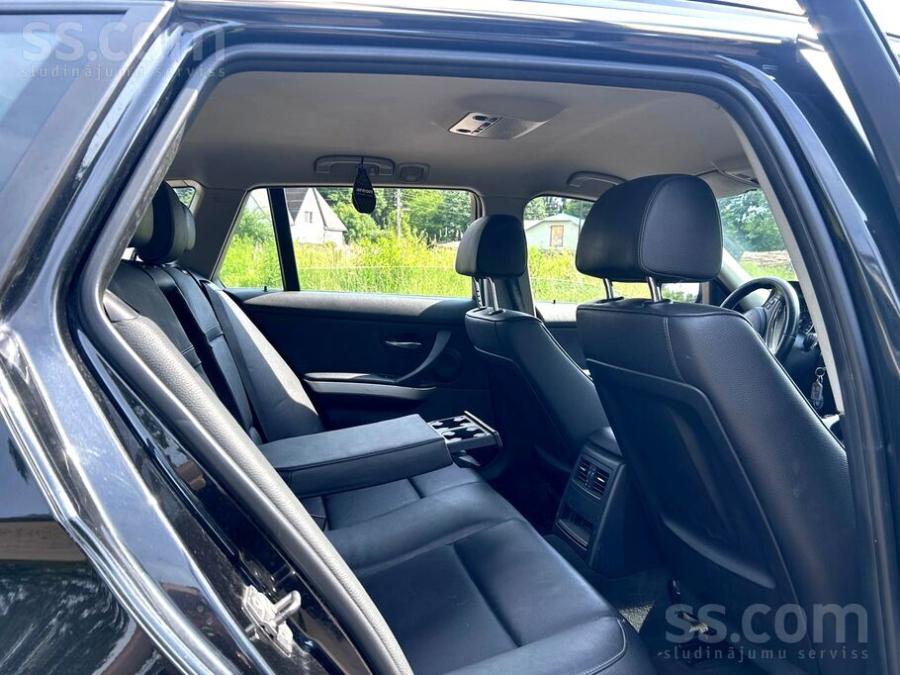 Black BMW 325 2010 in Riga, with an engine capacity of 3.00 L and mileage of 389 thousand km for 4300 €, photo 5 on AUTOMOTO.COM.LV