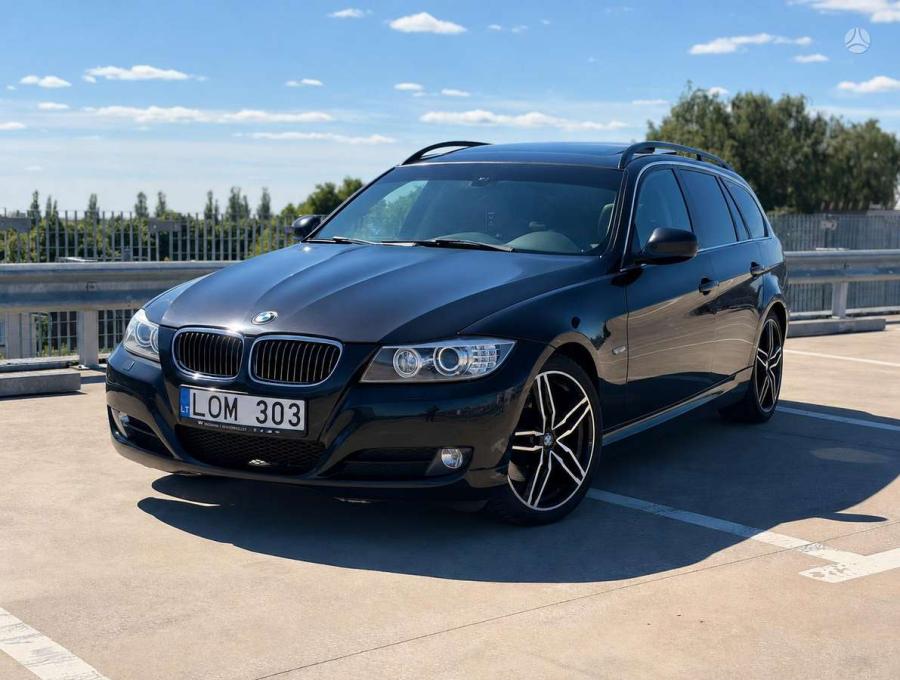 Melns BMW 325 2010 Šauļi, ar dzinēja tilpumu 2.99 L un nobraukumu 321 tūkst. km par 5850 €, foto 1 vietnē AUTOMOTO.COM.LV