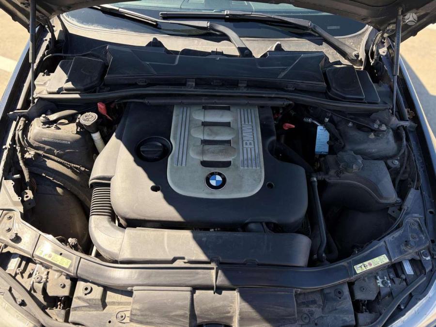 Melns BMW 325 2010 Šauļi, ar dzinēja tilpumu 2.99 L un nobraukumu 321 tūkst. km par 5850 €, foto 12 vietnē AUTOMOTO.COM.LV