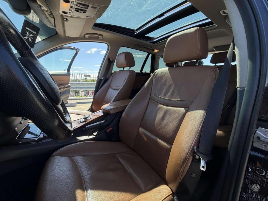Melns BMW 325 2010 Šauļi, ar dzinēja tilpumu 2.99 L un nobraukumu 321 tūkst. km par 5850 €, foto 18 vietnē AUTOMOTO.COM.LV