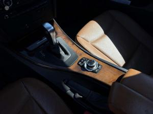 Melns BMW 325 2010 Šauļi, ar dzinēja tilpumu 2.99 L un nobraukumu 321 tūkst. km par 5850 €, foto 23 vietnē AUTOMOTO.COM.LV