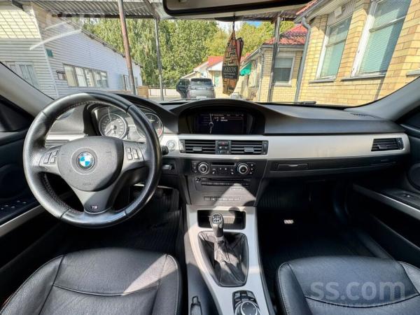 Melns BMW 325 2010 Rīga, ar dzinēja tilpumu 3.00 L un nobraukumu 392 tūkst. km par 5999 €, foto 3 vietnē AUTOMOTO.COM.LV