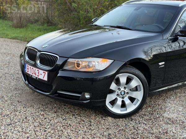 Melns BMW 325 2010 Tukums, ar dzinēja tilpumu 3.00 L un nobraukumu 198 tūkst. km par 5990 €, foto 4 vietnē AUTOMOTO.COM.LV