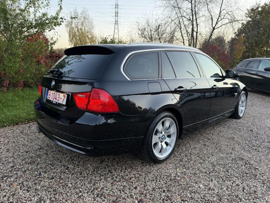 Melns BMW 325 2010 Tukums, ar dzinēja tilpumu 3.00 L un nobraukumu 198 tūkst. km par 5990 €, foto 16 vietnē AUTOMOTO.COM.LV