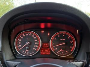 Melns BMW 325 2010 Tukums, ar dzinēja tilpumu 3.00 L un nobraukumu 198 tūkst. km par 5990 €, foto 23 vietnē AUTOMOTO.COM.LV