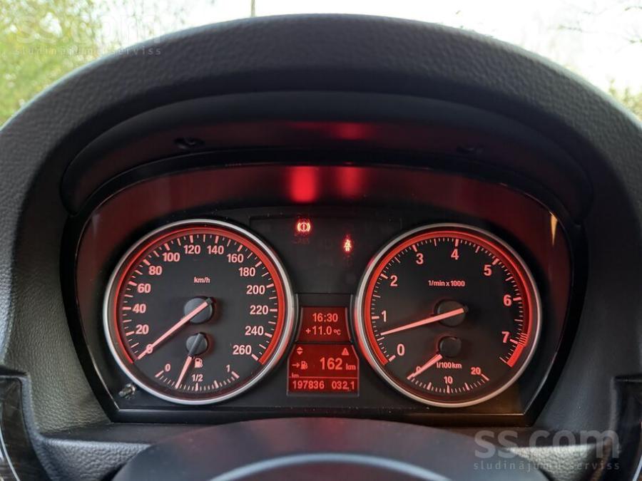 Melns BMW 325 2010 Tukums, ar dzinēja tilpumu 3.00 L un nobraukumu 198 tūkst. km par 5990 €, foto 23 vietnē AUTOMOTO.COM.LV