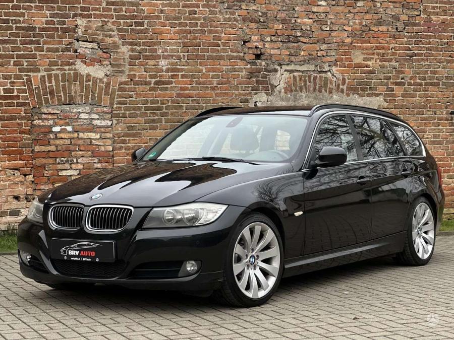 Black BMW 325 2011 in Kedainiai, with an engine capacity of 2.99 L and mileage of 380 thousand km for 5250 €, photo 1 on AUTOMOTO.COM.LV