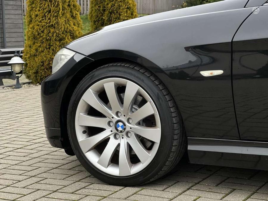 Melns BMW 325 2011 Kėdainiai, ar dzinēja tilpumu 2.99 L un nobraukumu 380 tūkst. km par 5250 €, foto 13 vietnē AUTOMOTO.COM.LV