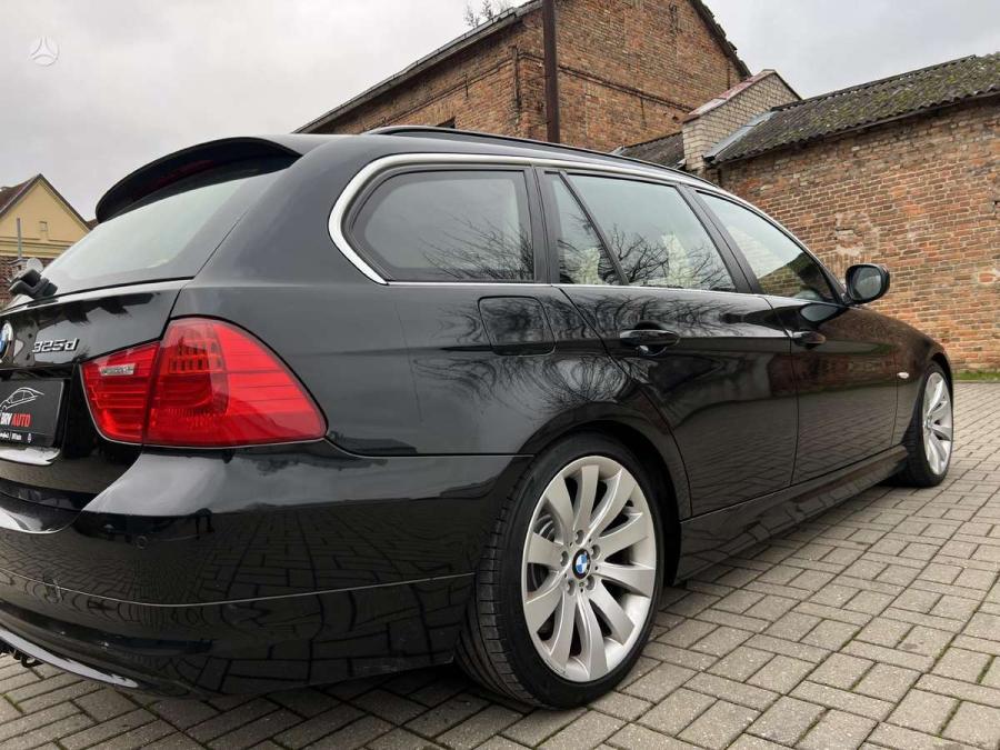 Melns BMW 325 2011 Kėdainiai, ar dzinēja tilpumu 2.99 L un nobraukumu 380 tūkst. km par 5250 €, foto 19 vietnē AUTOMOTO.COM.LV