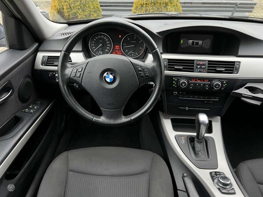 Melns BMW 325 2011 Kėdainiai, ar dzinēja tilpumu 2.99 L un nobraukumu 380 tūkst. km par 5250 €, foto 30 vietnē AUTOMOTO.COM.LV
