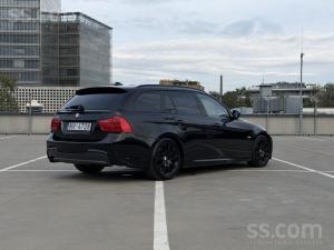 Black BMW 325 2011 in Riga, with an engine capacity of 3.00 L and mileage of 327 thousand km for 5750 €, photo 4 on AUTOMOTO.COM.LV