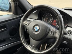 Black BMW 325 2011 in Riga, with an engine capacity of 3.00 L and mileage of 327 thousand km for 5750 €, photo 12 on AUTOMOTO.COM.LV