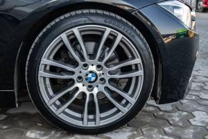 Black BMW 325 2014 in Tukums, with an engine capacity of 2.00 L and mileage of 300 thousand km for 12490 €, photo 8 on AUTOMOTO.COM.LV