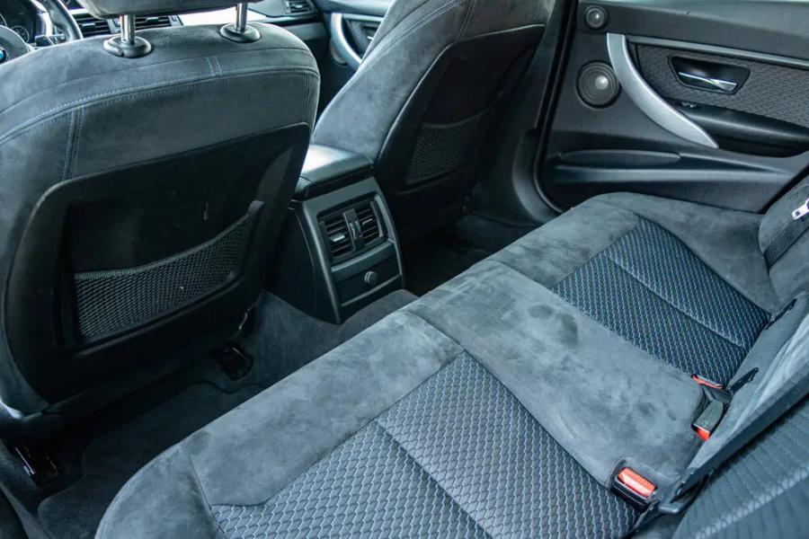 Black BMW 325 2014 in Tukums, with an engine capacity of 2.00 L and mileage of 300 thousand km for 12490 €, photo 32 on AUTOMOTO.COM.LV