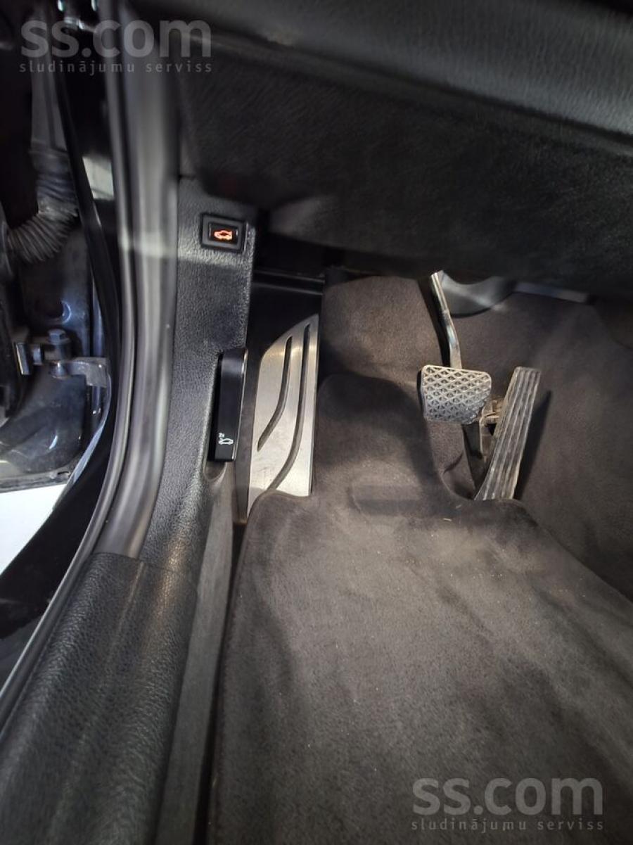 Melns BMW 325 2015 Liepāja, ar dzinēja tilpumu 2.00 L un nobraukumu 274 tūkst. km par 11000 €, foto 18 vietnē AUTOMOTO.COM.LV