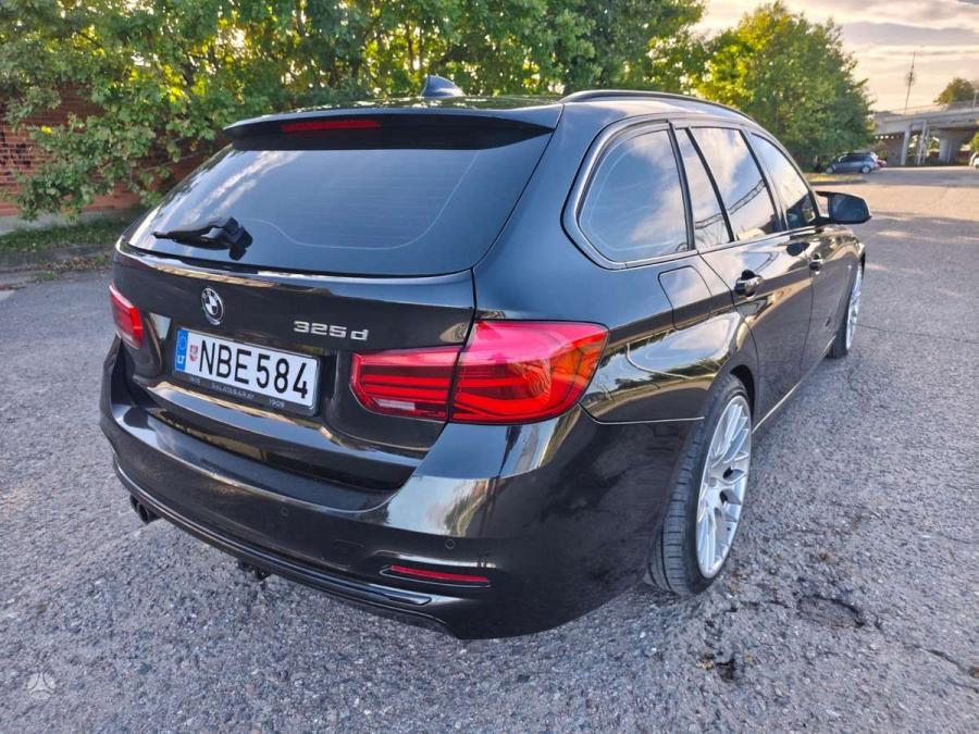 Black BMW 325 2015 in Siauliai, with an engine capacity of 2.00 L and mileage of 320 thousand km for 10650 €, photo 5 on AUTOMOTO.COM.LV