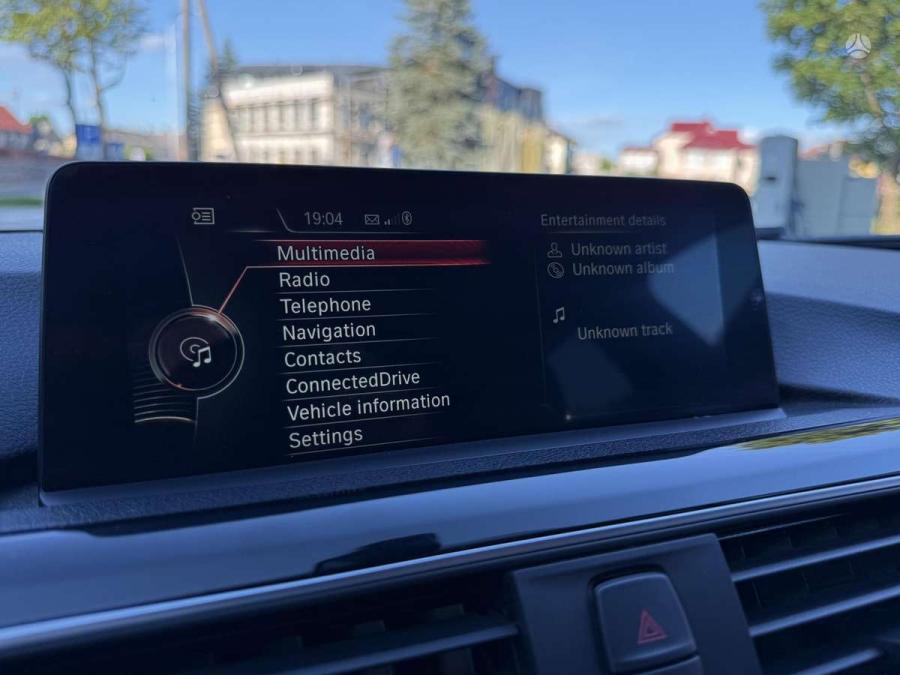 Black BMW 325 2016 in Rokiskis, with an engine capacity of 2.00 L and mileage of 258 thousand km for 10300 €, photo 34 on AUTOMOTO.COM.LV