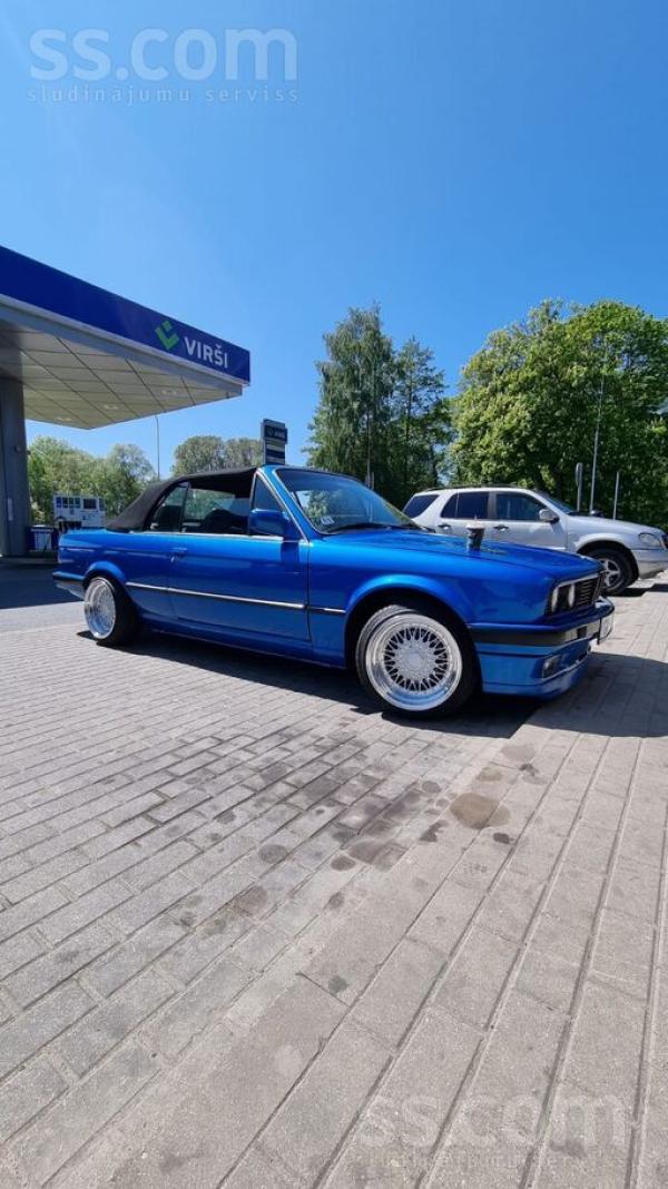 Blue BMW 325 1989 in Liepaja, with an engine capacity of 2.50 L and mileage of 278 thousand km for 15000 €, photo 1 on AUTOMOTO.COM.LV