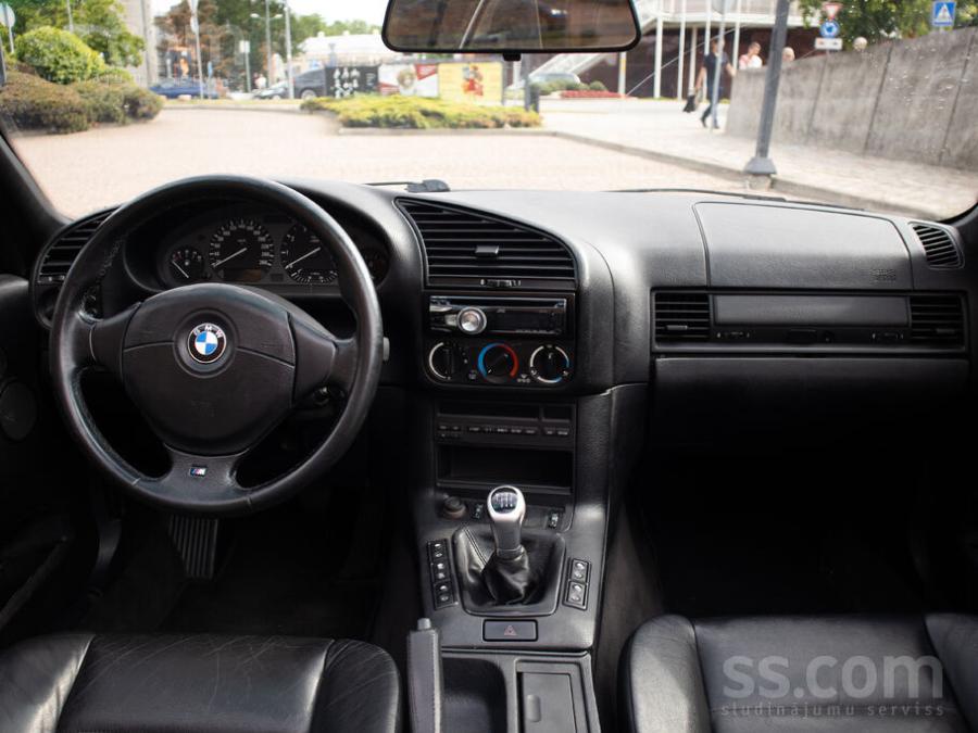 Zils BMW 325 1994 Liepāja, ar dzinēja tilpumu 2.50 L un nobraukumu 318 tūkst. km par 5200 €, foto 17 vietnē AUTOMOTO.COM.LV