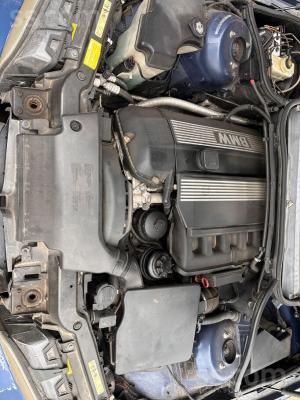 Zils BMW 325 2002 Liepāja, ar dzinēja tilpumu 2.50 L un nobraukumu 123 tūkst. km par 2000 €, foto 7 vietnē AUTOMOTO.COM.LV