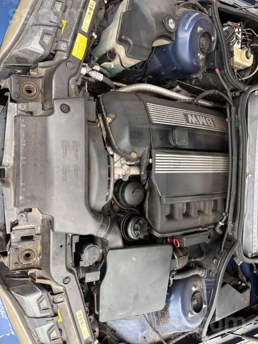Zils BMW 325 2002 Liepāja, ar dzinēja tilpumu 2.50 L un nobraukumu 123 tūkst. km par 2000 €, foto 7 vietnē AUTOMOTO.COM.LV