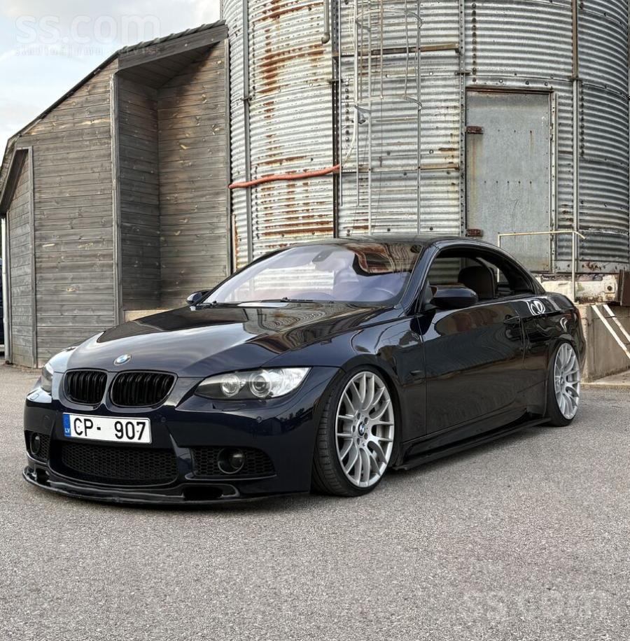 Blue BMW 325 2007 in Valmiera, with an engine capacity of 3.00 L and mileage of 240 thousand km for 8750 €, photo 3 on AUTOMOTO.COM.LV
