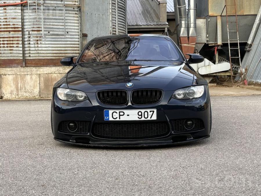 Blue BMW 325 2007 in Valmiera, with an engine capacity of 3.00 L and mileage of 240 thousand km for 8750 €, photo 4 on AUTOMOTO.COM.LV