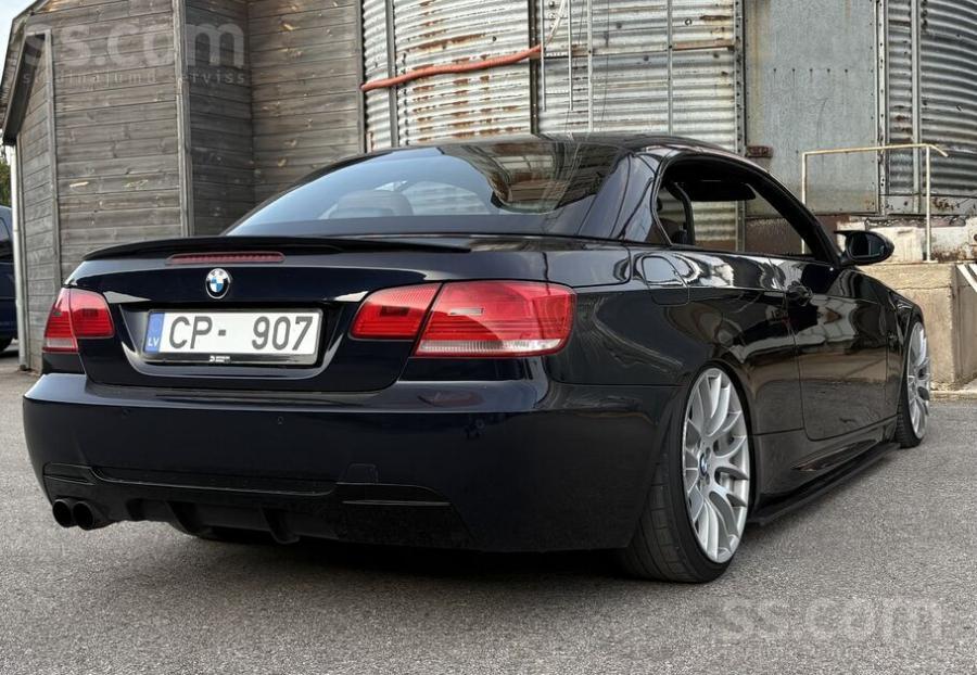 Blue BMW 325 2007 in Valmiera, with an engine capacity of 3.00 L and mileage of 240 thousand km for 8750 €, photo 8 on AUTOMOTO.COM.LV