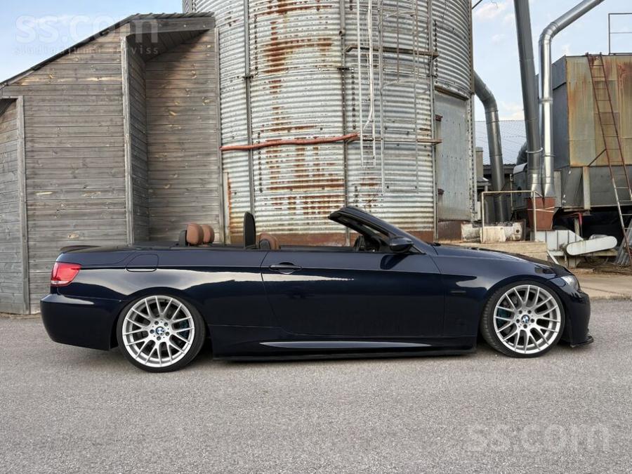 Blue BMW 325 2007 in Valmiera, with an engine capacity of 3.00 L and mileage of 240 thousand km for 8750 €, photo 9 on AUTOMOTO.COM.LV