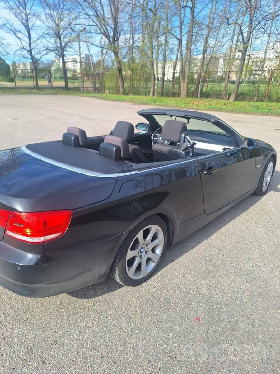 Blue BMW 325 2007 in Riga, with an engine capacity of 3.00 L and mileage of 158 thousand km for 8000 €, photo 12 on AUTOMOTO.COM.LV