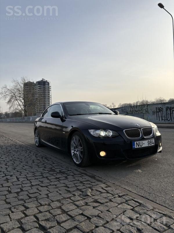 Blue BMW 325 2009 in Riga, with an engine capacity of 3.00 L and mileage of 205 thousand km for 9650 €, photo 1 on AUTOMOTO.COM.LV