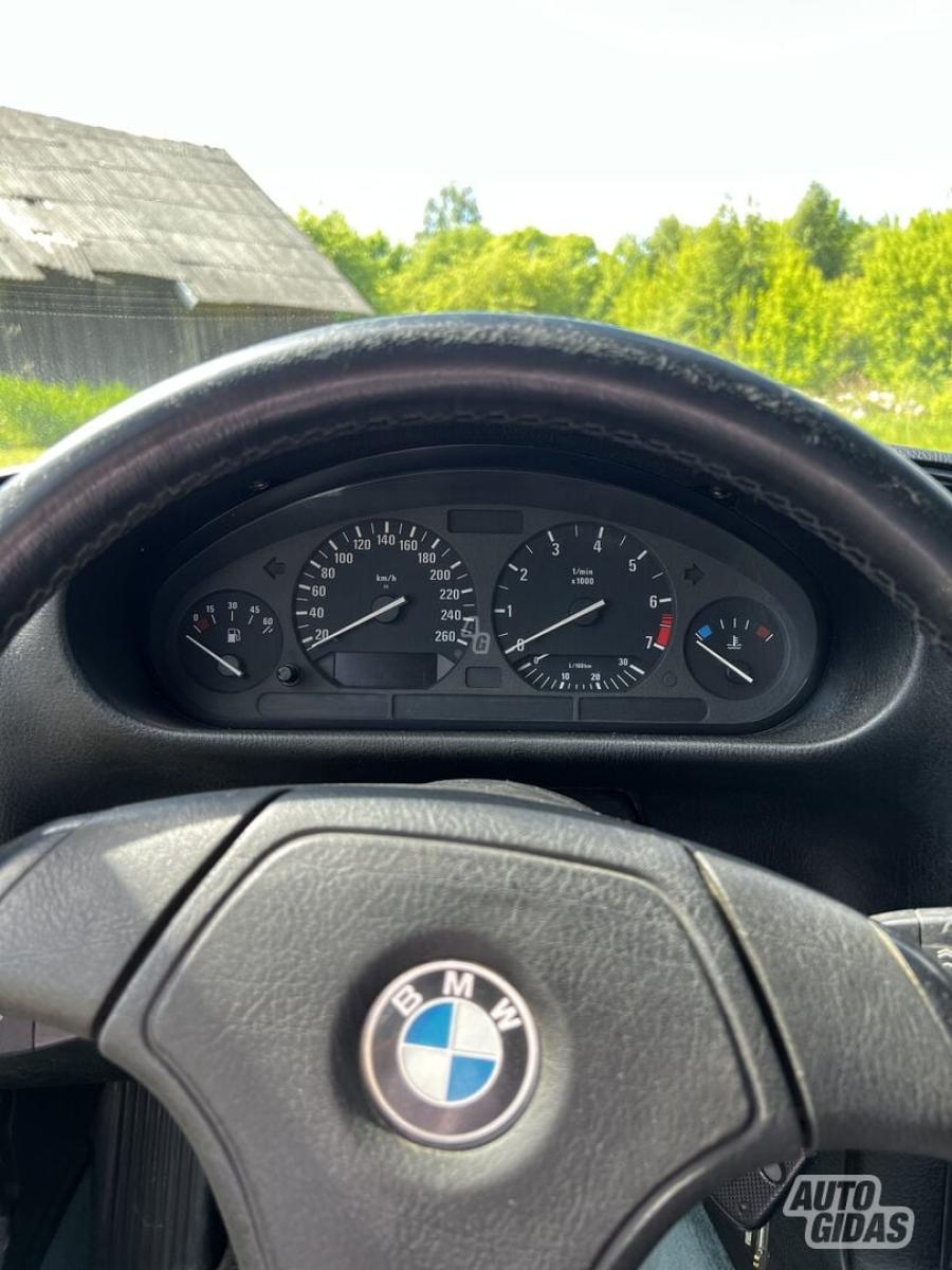 Blue BMW 325 1994 in Radviliskis, with an engine capacity of 2.50 L and mileage of 391 thousand km for 6300 €, photo 14 on AUTOMOTO.COM.LV