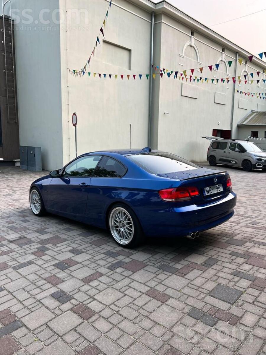 Blue BMW 325 2006 in Dobele, with an engine capacity of 2.50 L and mileage of 195 thousand km for 7900 €, photo 4 on AUTOMOTO.COM.LV