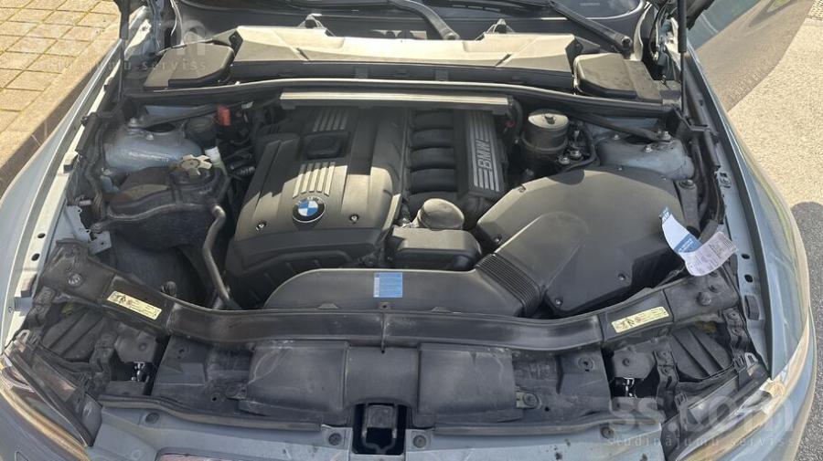 Zils BMW 325 2006 Rīga, ar dzinēja tilpumu 2.50 L un nobraukumu 115 tūkst. km par 15000 €, foto 12 vietnē AUTOMOTO.COM.LV