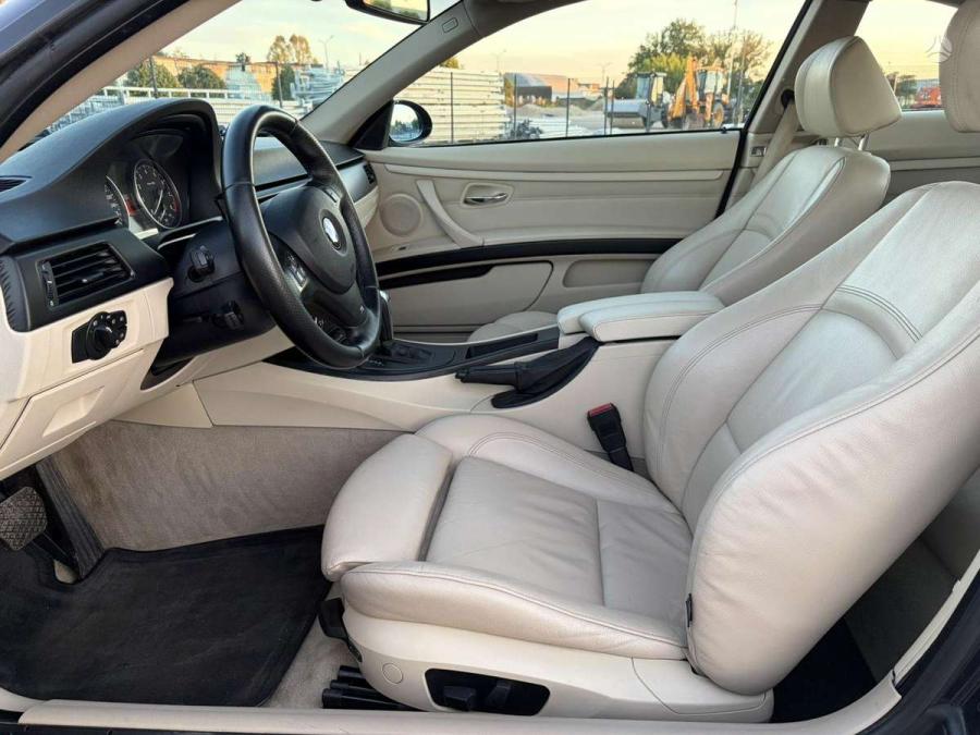 Blue BMW 325 2008 in Marijampole, with an engine capacity of 3.00 L and mileage of 223 thousand km for 5800 €, photo 13 on AUTOMOTO.COM.LV