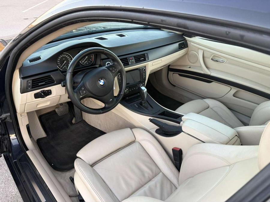 Blue BMW 325 2008 in Marijampole, with an engine capacity of 3.00 L and mileage of 223 thousand km for 5800 €, photo 14 on AUTOMOTO.COM.LV