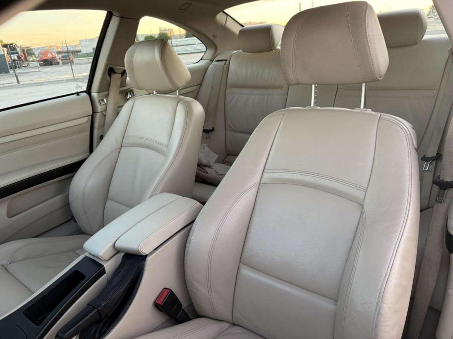 Blue BMW 325 2008 in Marijampole, with an engine capacity of 3.00 L and mileage of 223 thousand km for 5800 €, photo 15 on AUTOMOTO.COM.LV