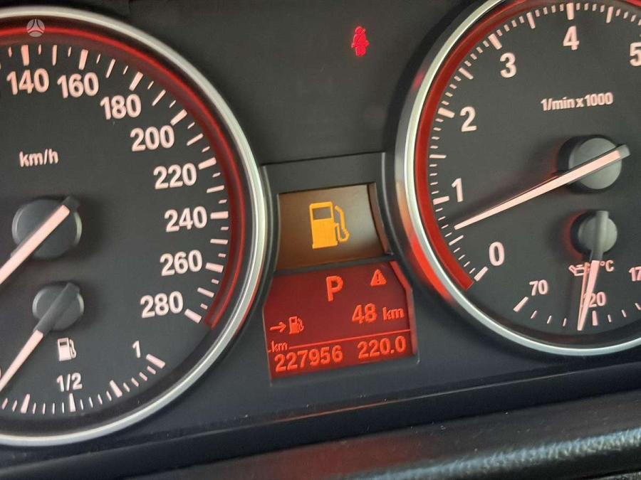 Blue BMW 325 2008 in Marijampole, with an engine capacity of 3.00 L and mileage of 223 thousand km for 5800 €, photo 16 on AUTOMOTO.COM.LV