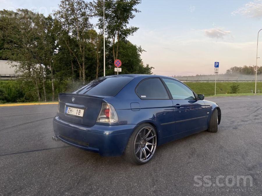 Blue BMW 325 2002 in Valmiera, with an engine capacity of 2.50 L and mileage of 299 thousand km for 3200 €, photo 4 on AUTOMOTO.COM.LV