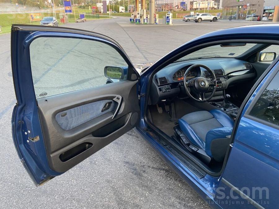 Blue BMW 325 2002 in Valmiera, with an engine capacity of 2.50 L and mileage of 299 thousand km for 3200 €, photo 5 on AUTOMOTO.COM.LV