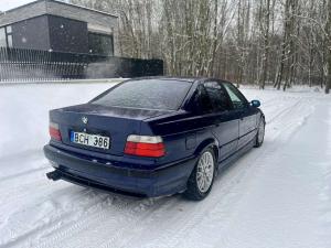 Zils BMW 325 1991 Šauļi, ar dzinēja tilpumu 2.50 L un nobraukumu 243 tūkst. km par 5499 €, foto 4 vietnē AUTOMOTO.COM.LV