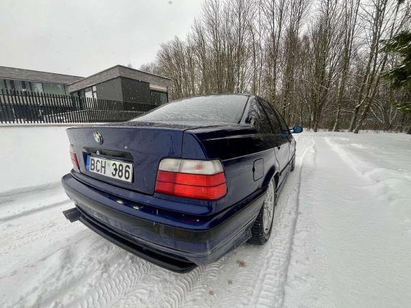 Zils BMW 325 1991 Šauļi, ar dzinēja tilpumu 2.50 L un nobraukumu 243 tūkst. km par 5499 €, foto 7 vietnē AUTOMOTO.COM.LV