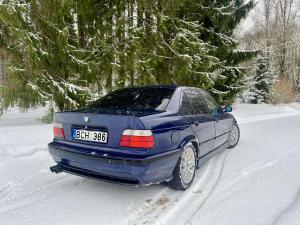 Zils BMW 325 1991 Šauļi, ar dzinēja tilpumu 2.50 L un nobraukumu 243 tūkst. km par 5499 €, foto 8 vietnē AUTOMOTO.COM.LV