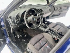 Zils BMW 325 1991 Šauļi, ar dzinēja tilpumu 2.50 L un nobraukumu 243 tūkst. km par 5499 €, foto 17 vietnē AUTOMOTO.COM.LV