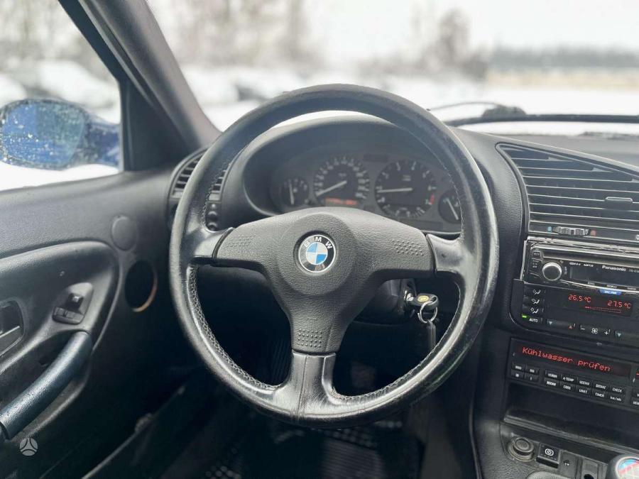 Zils BMW 325 1991 Šauļi, ar dzinēja tilpumu 2.50 L un nobraukumu 243 tūkst. km par 5499 €, foto 19 vietnē AUTOMOTO.COM.LV