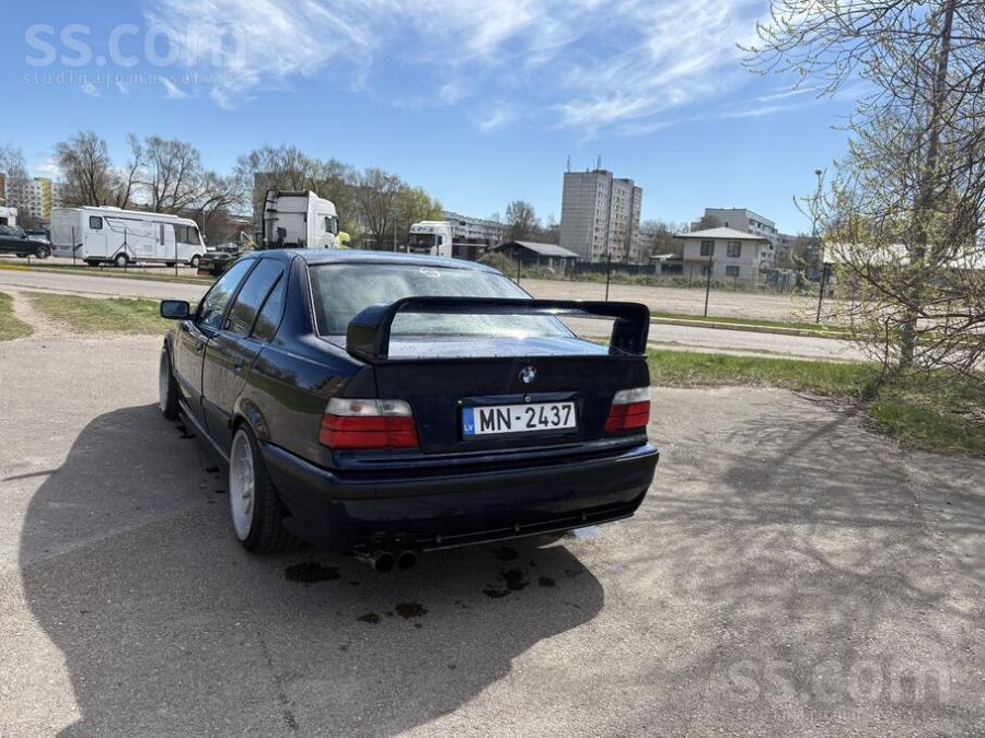 Zils BMW 325 1992 Liepāja, ar dzinēja tilpumu 2.50 L un nobraukumu 100 tūkst. km par 6500 €, foto 6 vietnē AUTOMOTO.COM.LV