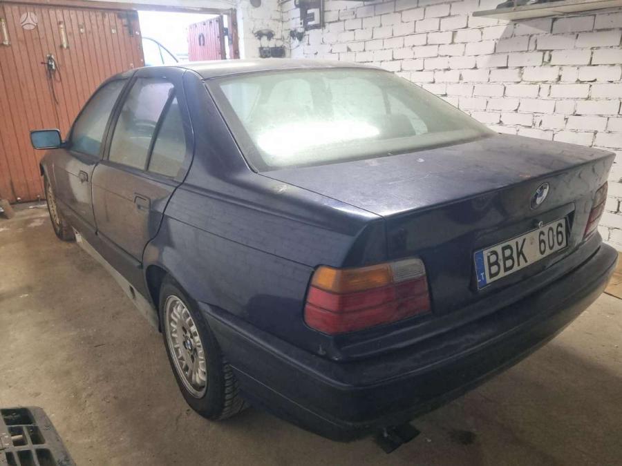 Zils BMW 325 1993 Kretinga, ar dzinēja tilpumu 2.49 L un nobraukumu 180 tūkst. km par 3600 €, foto 12 vietnē AUTOMOTO.COM.LV
