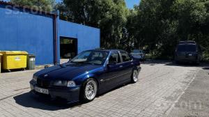 Zils BMW 325 1993 Liepāja, ar dzinēja tilpumu 2.50 L un nobraukumu 183 tūkst. km par 4200 €, foto  vietnē AUTOMOTO.COM.LV